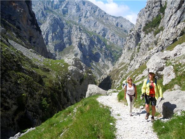 Andalucian mountains self-guided walking vacation, Spain | Responsible ...