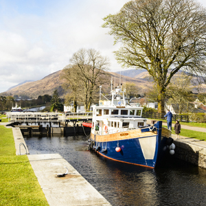 Small ship cruising in Scotland guide