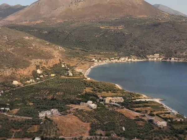 Walking the traditional paths of Mani, Greece | Responsible Travel